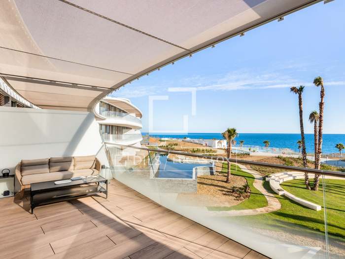Luxury apartments and penthouses on Estepona beachfront