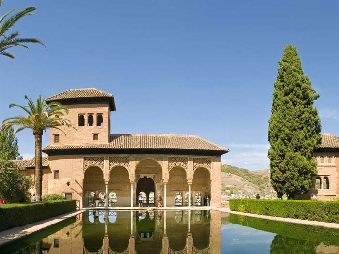 Apartments, villas and houses for sale & rent in Granada - Lucas Fox