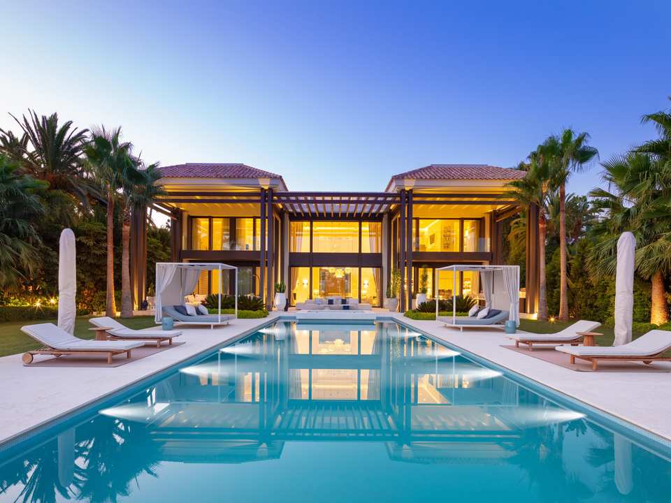 Apartments, villas and penthouses for sale in Marbella - Lucas Fox